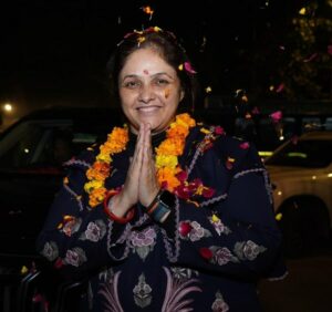 Swati Singh (Parvesh Verma's Wife) Age, Caste, Children, Family ...