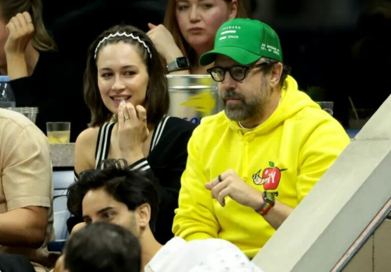 Elsie Hewitt Height, Age, Boyfriend, Family, Biography » StarsUnfolded