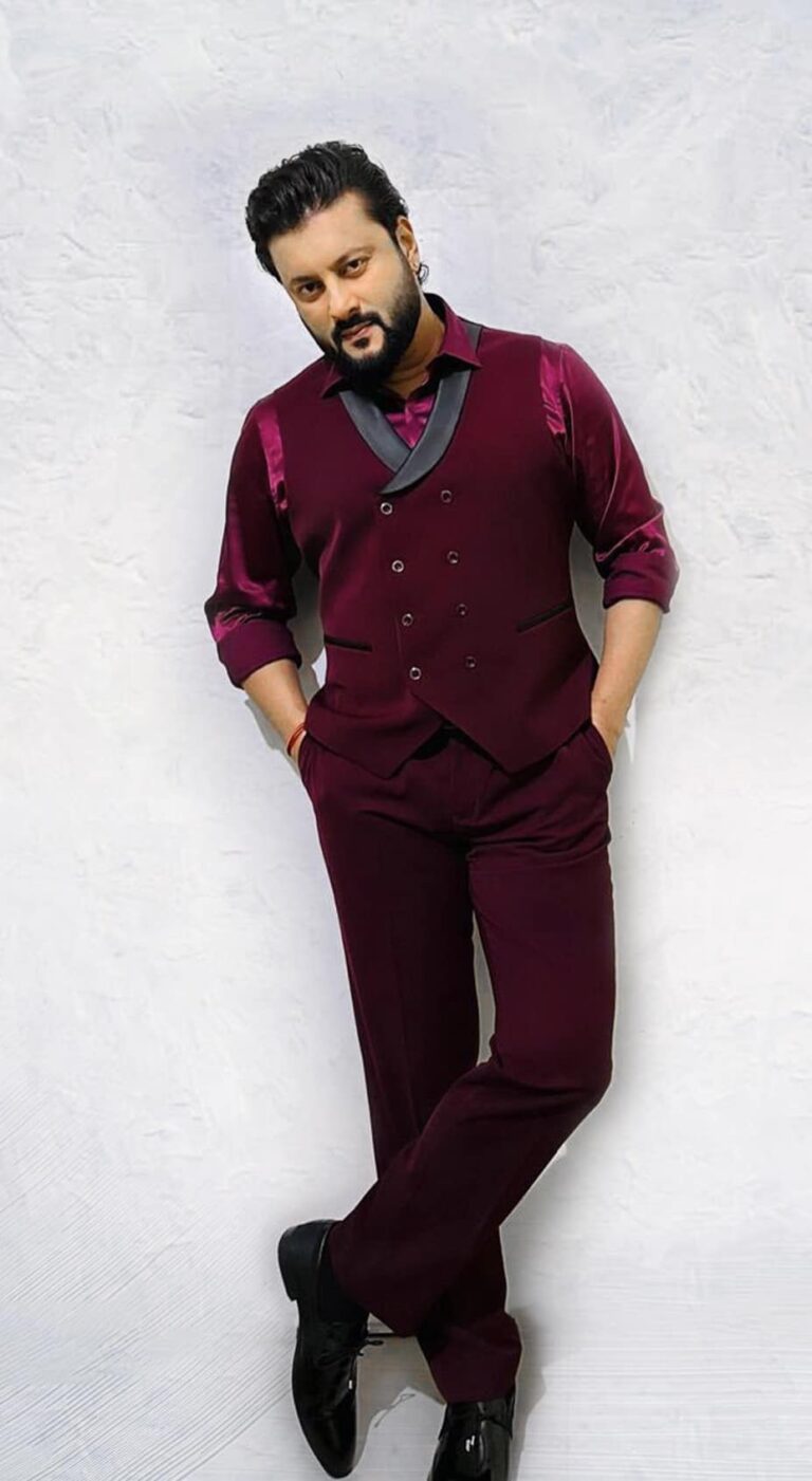 Anubhav Mohanty Height, Age, Girlfriend, Wife, Family, Biography » StarsUnfolded