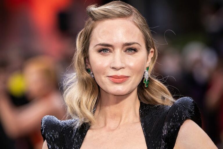 Emily Blunt Height, Age, Boyfriend, Husband, Children, Family ...