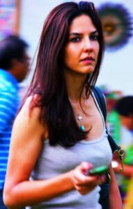 Gauri Spratt Height, Age, Boyfriend, Husband, Children, Family ...