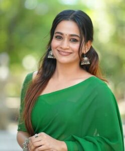 Niram Marum Ulagil Actors, Cast & Crew » StarsUnfolded