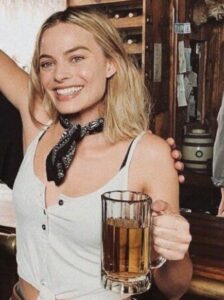 Margot Robbie Height, Age, Husband, Children, Family, Biography ...