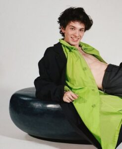 Mark Eydelshteyn Height, Age, Family, Biography » StarsUnfolded