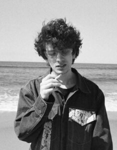 Mark Eydelshteyn Height, Age, Family, Biography » StarsUnfolded