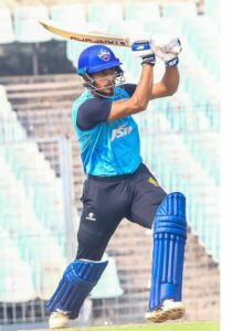 Praveen Dubey Height, Age, Wife, Children, Family, Biography ...