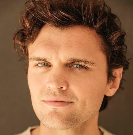 Ray Nicholson Height, Age, Family, Biography » StarsUnfolded