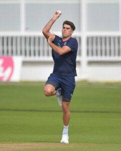 Xavier Bartlett Height, Age, Family, Biography » StarsUnfolded