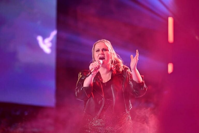 Breanna Nix (American Idol) Age, Husband, Children, Family, Biography » StarsUnfolded