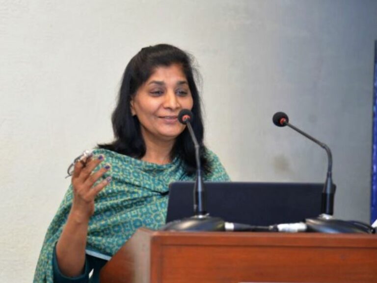 Poonam Gupta (RBI) Age, Husband, Family, Biography » StarsUnfolded