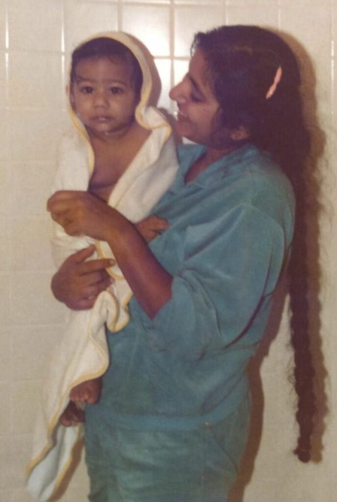 Shantanu Deshpande Height, Age, Wife, Children, Family, Biography ...