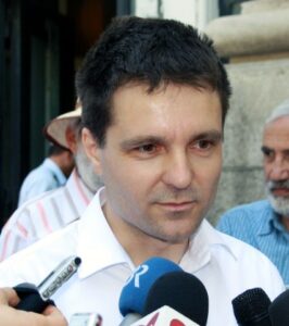 Nicușor Dan Height, Age, Girlfriend, Children, Family, Biography ...