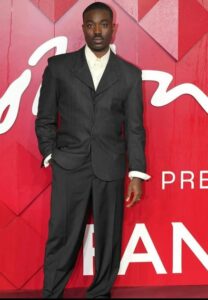 Paapa Essiedu Height, Age, Girlfriend, Wife, Family, Biography ...