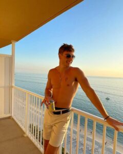 Austin Shepard (Love Island USA 7) Height, Age, Family, Biography ...