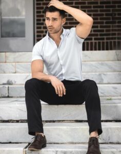 Derek Dixon (Actor) Height, Biography » StarsUnfolded