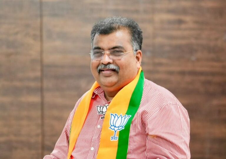 Ravindra Chavan Age, Wife, Children, Family, Biography » StarsUnfolded