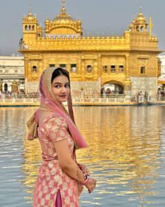 Arohi Khurana Height, Age, Boyfriend, Family, Biography » StarsUnfolded