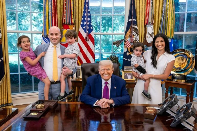 Katie Miller Age, Husband, Children, Family, Biography » StarsUnfolded