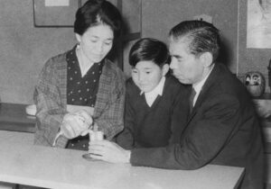 Shigeru Ishiba Age, Wife, Children, Family, Biography » StarsUnfolded