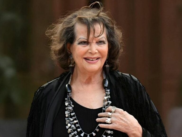 Jenna Kanell Height, Age, Family, Biography » StarsUnfolded