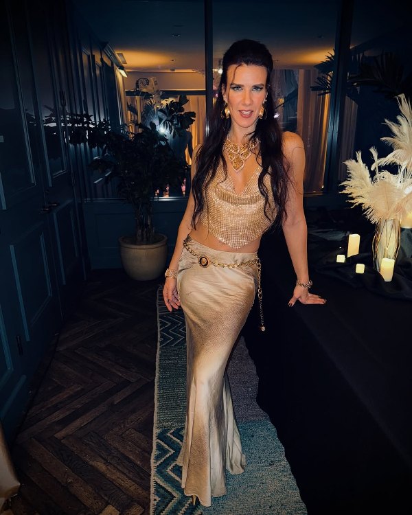 Natalie Burn Height, Husband, Family, Biography » StarsUnfolded